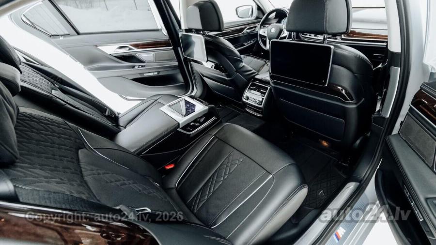Grey BMW 7 Series 2016 in Tallinn, with an engine capacity of 3.00 L and mileage of 150 thousand km for 29900 €, photo 16 on AUTOMOTO.COM.LV