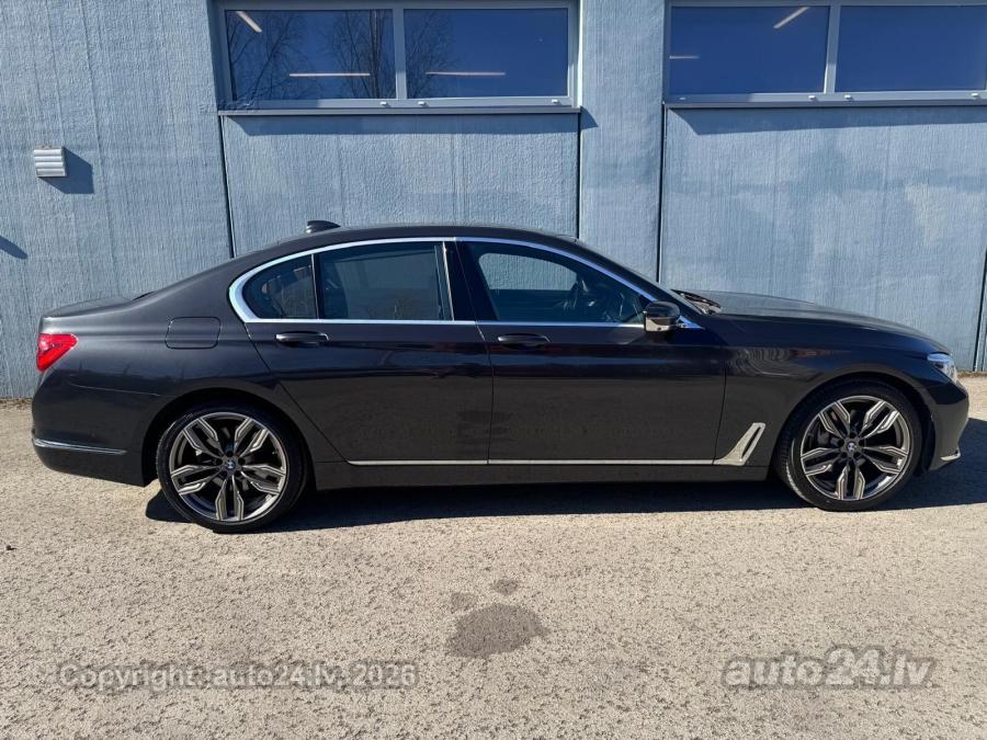 Pelēks BMW 7 Series 2016 Tallina, ar dzinēja tilpumu 3.00 L un nobraukumu 96 tūkst. km par 33495 €, foto 5 vietnē AUTOMOTO.COM.LV