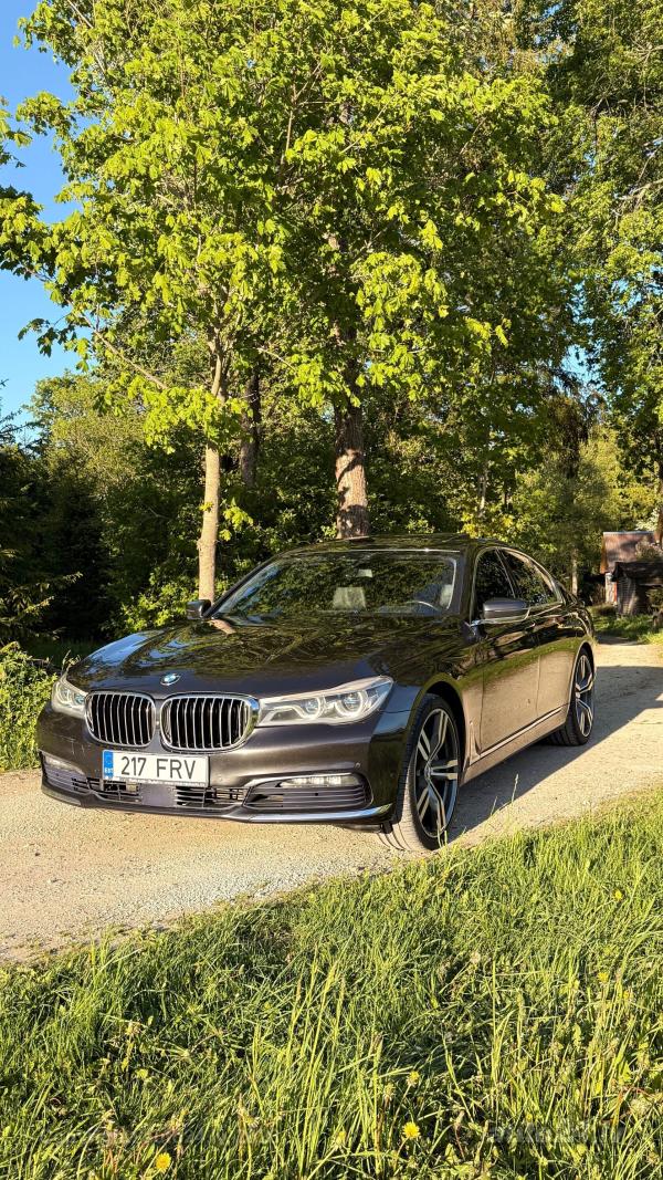 Grey BMW 7 Series 2016 in Tallinn, with an engine capacity of 3.00 L and mileage of 251 thousand km for 24750 €, photo 2 on AUTOMOTO.COM.LV