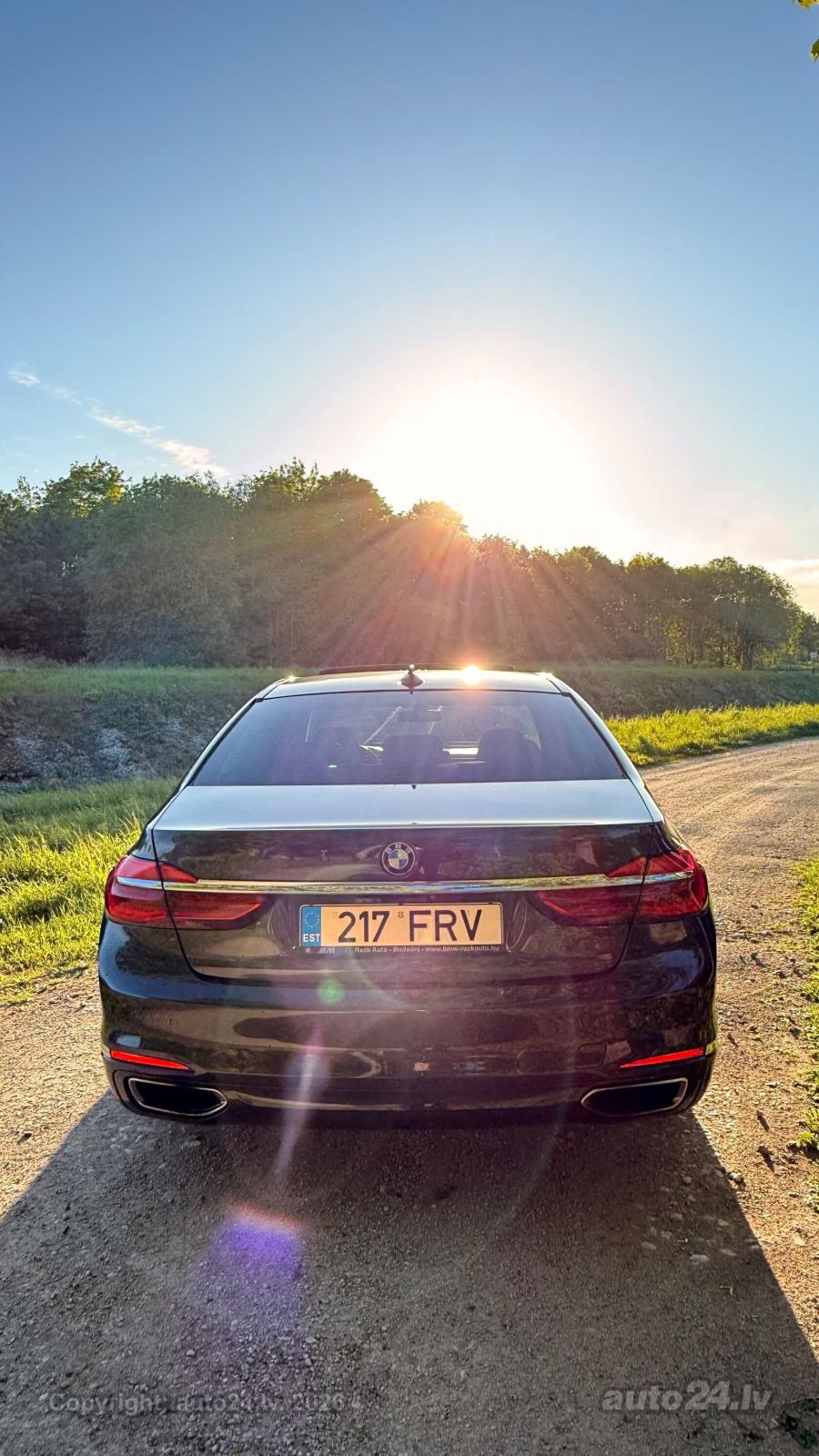 Grey BMW 7 Series 2016 in Tallinn, with an engine capacity of 3.00 L and mileage of 251 thousand km for 24750 €, photo 4 on AUTOMOTO.COM.LV