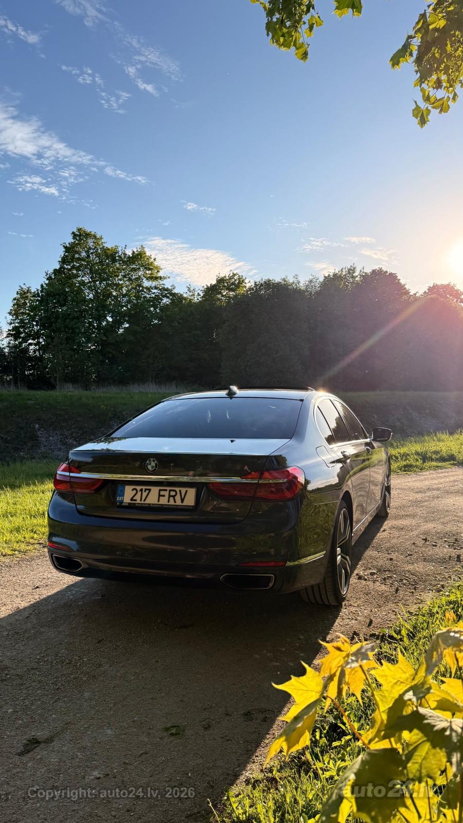Grey BMW 7 Series 2016 in Tallinn, with an engine capacity of 3.00 L and mileage of 251 thousand km for 24750 €, photo 5 on AUTOMOTO.COM.LV
