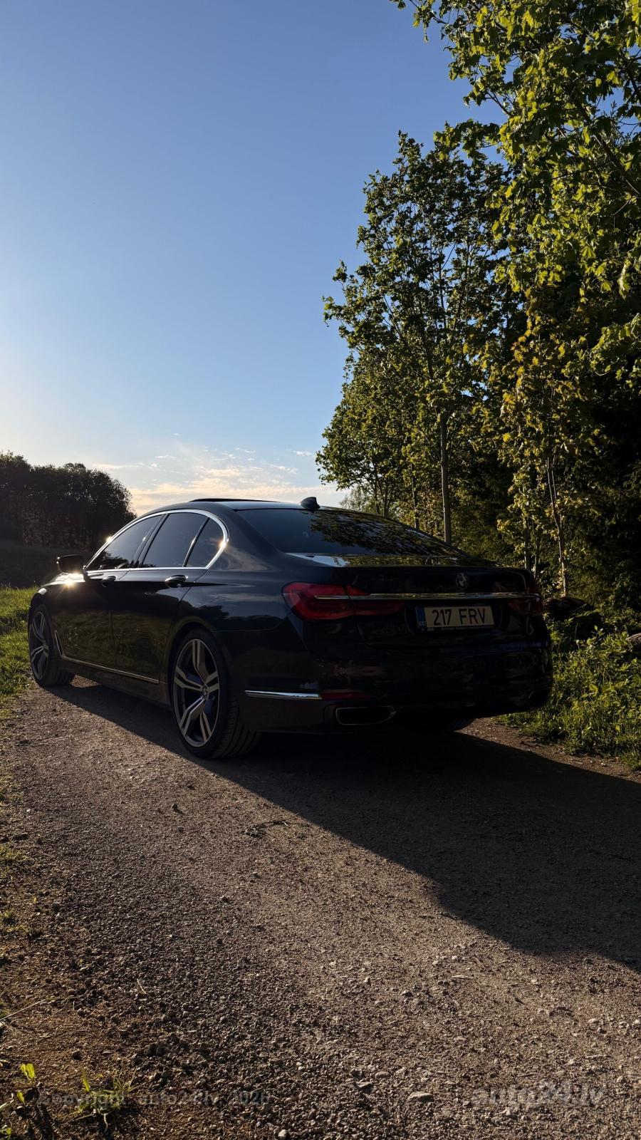 Grey BMW 7 Series 2016 in Tallinn, with an engine capacity of 3.00 L and mileage of 251 thousand km for 24750 €, photo 6 on AUTOMOTO.COM.LV