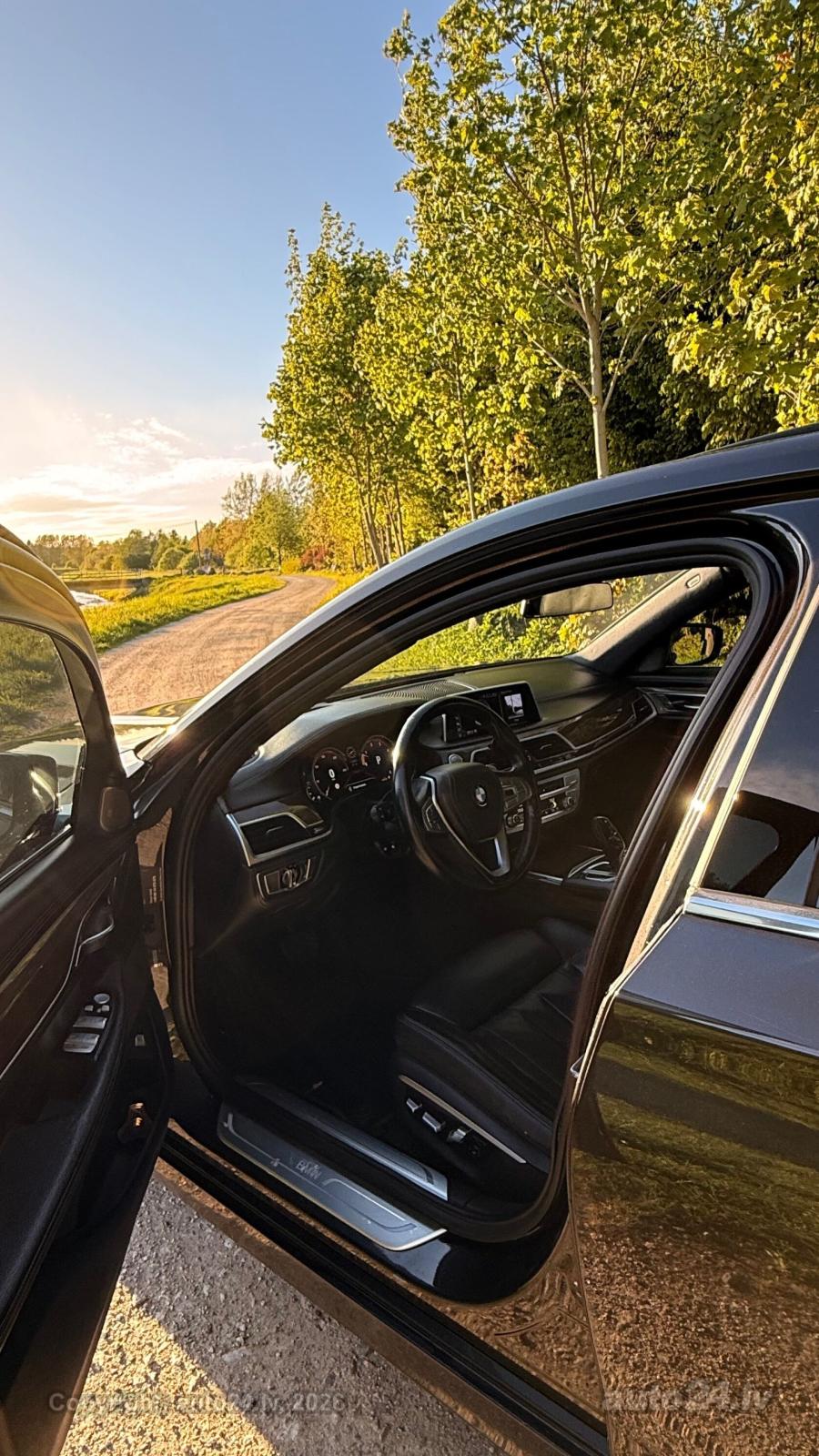 Grey BMW 7 Series 2016 in Tallinn, with an engine capacity of 3.00 L and mileage of 251 thousand km for 24750 €, photo 9 on AUTOMOTO.COM.LV
