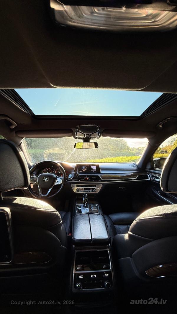 Grey BMW 7 Series 2016 in Tallinn, with an engine capacity of 3.00 L and mileage of 251 thousand km for 24750 €, photo 9 on AUTOMOTO.COM.LV
