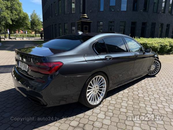 Grey BMW 7 Series 2016 in Tallinn, with an engine capacity of 3.00 L and mileage of 218 thousand km for 32900 €, photo 5 on AUTOMOTO.COM.LV
