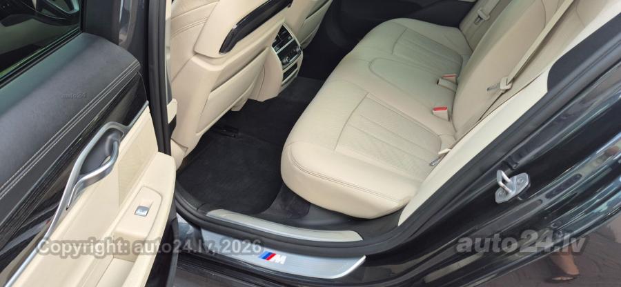 Grey BMW 7 Series 2016 in Parnu, with an engine capacity of 3.00 L and mileage of 305 thousand km for 26500 €, photo 19 on AUTOMOTO.COM.LV