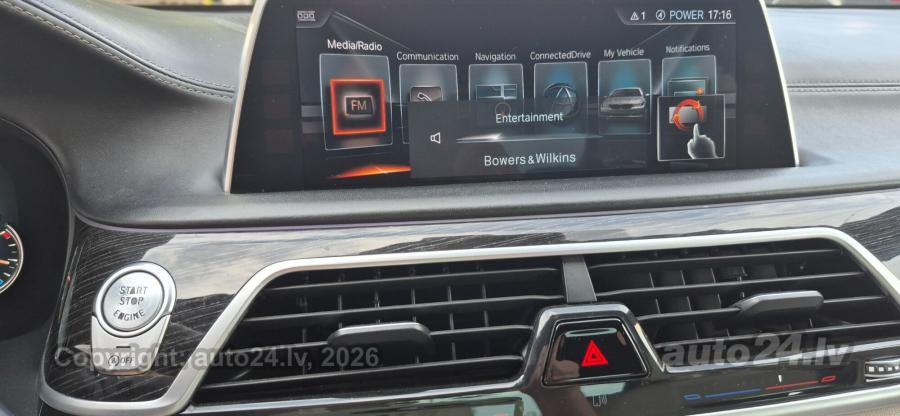 Grey BMW 7 Series 2016 in Parnu, with an engine capacity of 3.00 L and mileage of 305 thousand km for 26500 €, photo 22 on AUTOMOTO.COM.LV