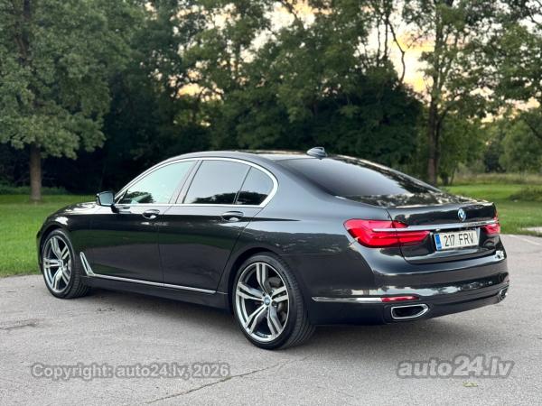 Pelēks BMW 7 Series 2016 Tallina, ar dzinēja tilpumu 3.00 L un nobraukumu 259 tūkst. km par 19900 €, foto 5 vietnē AUTOMOTO.COM.LV