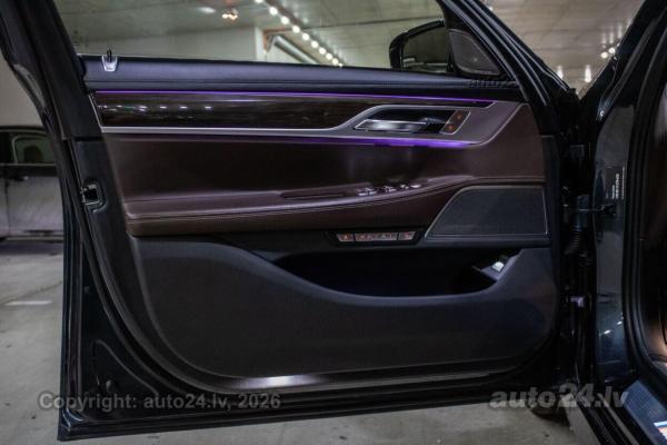 Pelēks BMW 7 Series 2017 Tallina, ar dzinēja tilpumu 3.00 L un nobraukumu 145 tūkst. km par 28499 €, foto 11 vietnē AUTOMOTO.COM.LV