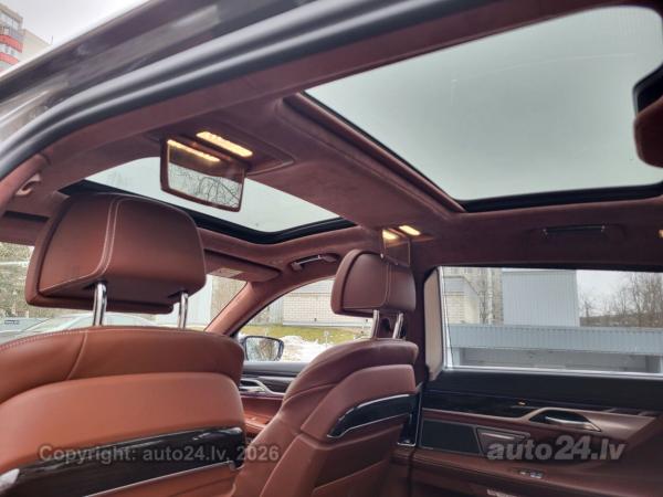 Pelēks BMW 7 Series 2017 Tallina, ar dzinēja tilpumu 3.00 L un nobraukumu 57 tūkst. km par 40500 €, foto 9 vietnē AUTOMOTO.COM.LV