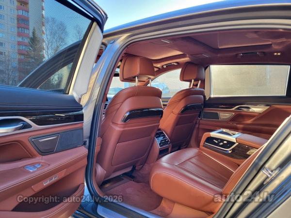 Pelēks BMW 7 Series 2017 Tallina, ar dzinēja tilpumu 3.00 L un nobraukumu 57 tūkst. km par 40500 €, foto 10 vietnē AUTOMOTO.COM.LV