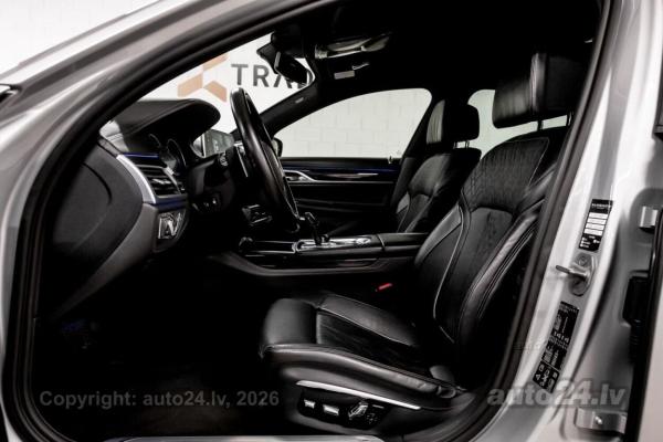 Grey BMW 7 Series 2017 in Parnu, with an engine capacity of 3.00 L and mileage of 223 thousand km for 25990 €, photo 11 on AUTOMOTO.COM.LV