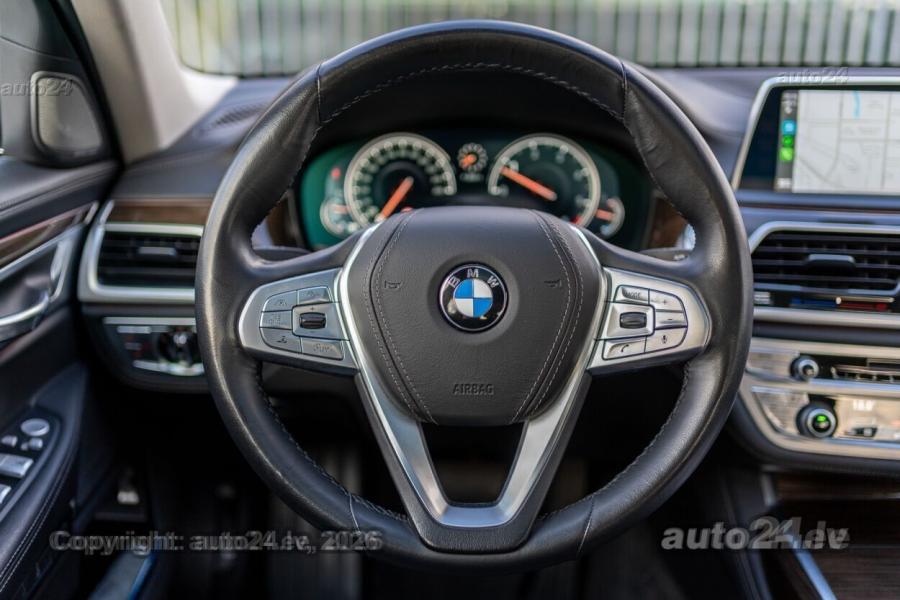 Grey BMW 7 Series 2017 in Tallinn, with an engine capacity of 3.00 L and mileage of 145 thousand km for 28500 €, photo 9 on AUTOMOTO.COM.LV