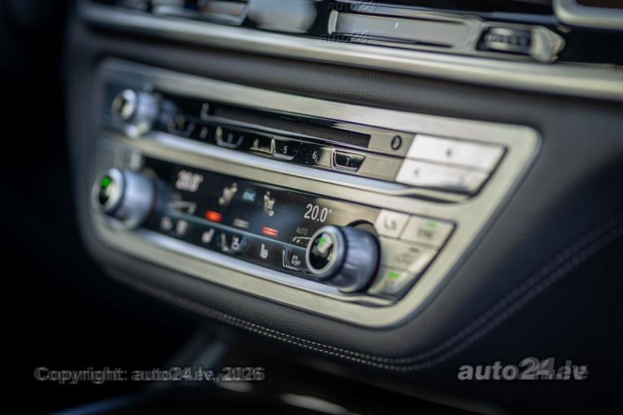 Grey BMW 7 Series 2017 in Tallinn, with an engine capacity of 3.00 L and mileage of 145 thousand km for 28500 €, photo 17 on AUTOMOTO.COM.LV