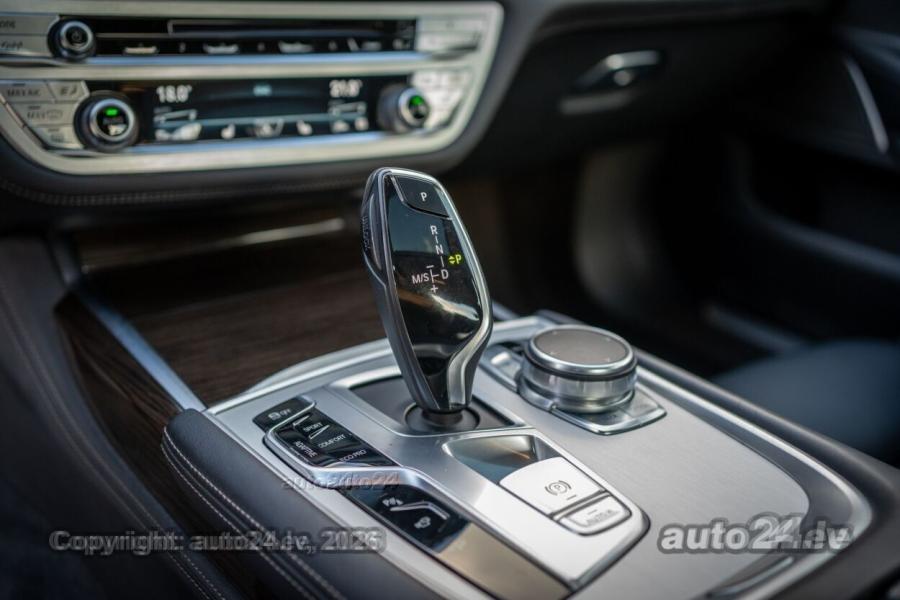 Grey BMW 7 Series 2017 in Tallinn, with an engine capacity of 3.00 L and mileage of 145 thousand km for 28500 €, photo 18 on AUTOMOTO.COM.LV