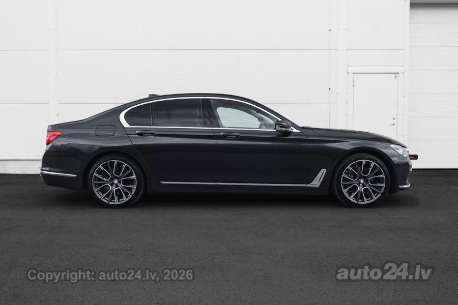 Pelēks BMW 7 Series 2017 Tallina, ar dzinēja tilpumu 3.00 L un nobraukumu 230 tūkst. km par 27499 €, foto 5 vietnē AUTOMOTO.COM.LV