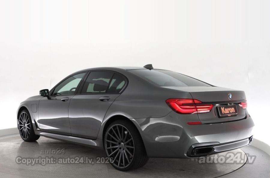 Grey BMW 7 Series 2017 in Tallinn, with an engine capacity of 2.00 L and mileage of 170 thousand km for 26000 €, photo 5 on AUTOMOTO.COM.LV