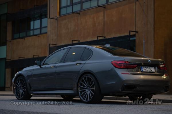 Grey BMW 7 Series 2017 in Tallinn, with an engine capacity of 2.00 L and mileage of 170 thousand km for 26000 €, photo 7 on AUTOMOTO.COM.LV