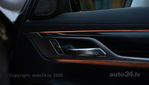 Grey BMW 7 Series 2017 in Tallinn, with an engine capacity of 2.00 L and mileage of 170 thousand km for 26000 €, photo 13 on AUTOMOTO.COM.LV