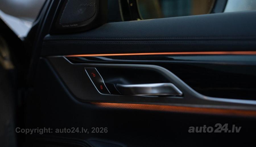 Grey BMW 7 Series 2017 in Tallinn, with an engine capacity of 2.00 L and mileage of 170 thousand km for 26000 €, photo 13 on AUTOMOTO.COM.LV