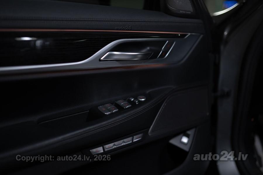 Grey BMW 7 Series 2017 in Tallinn, with an engine capacity of 2.00 L and mileage of 170 thousand km for 26000 €, photo 14 on AUTOMOTO.COM.LV