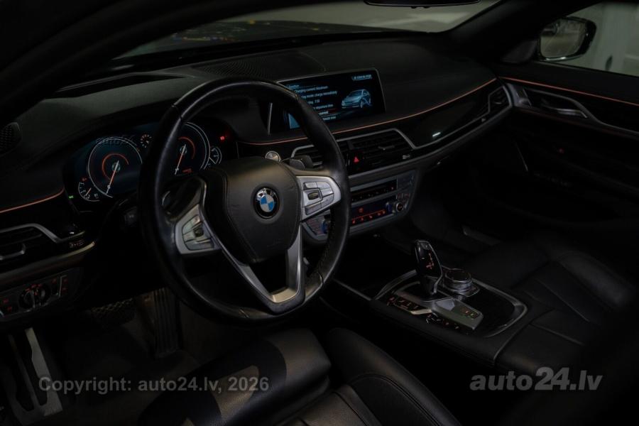 Grey BMW 7 Series 2017 in Tallinn, with an engine capacity of 2.00 L and mileage of 170 thousand km for 26000 €, photo 15 on AUTOMOTO.COM.LV