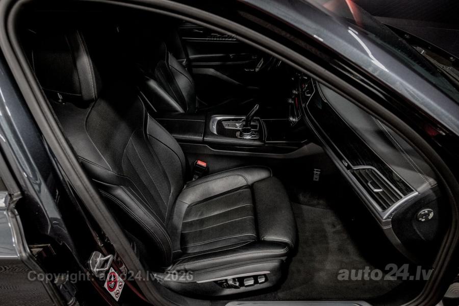 Pelēks BMW 7 Series 2017 Pērnava, ar dzinēja tilpumu 3.00 L un nobraukumu 190 tūkst. km par 25900 €, foto 13 vietnē AUTOMOTO.COM.LV