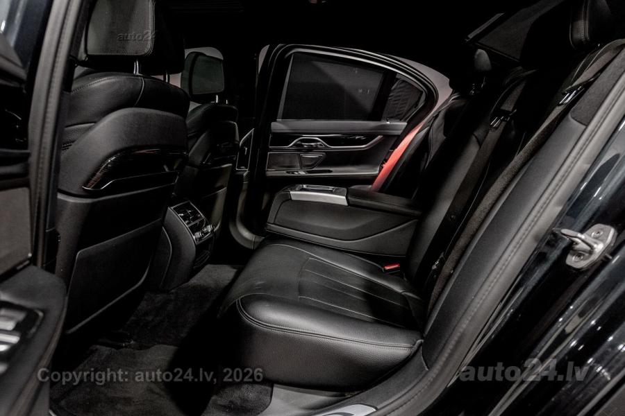 Pelēks BMW 7 Series 2017 Pērnava, ar dzinēja tilpumu 3.00 L un nobraukumu 190 tūkst. km par 25900 €, foto 18 vietnē AUTOMOTO.COM.LV