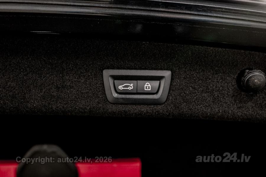 Pelēks BMW 7 Series 2017 Pērnava, ar dzinēja tilpumu 3.00 L un nobraukumu 190 tūkst. km par 25900 €, foto 19 vietnē AUTOMOTO.COM.LV