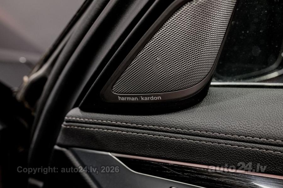 Pelēks BMW 7 Series 2017 Pērnava, ar dzinēja tilpumu 3.00 L un nobraukumu 190 tūkst. km par 25900 €, foto 23 vietnē AUTOMOTO.COM.LV