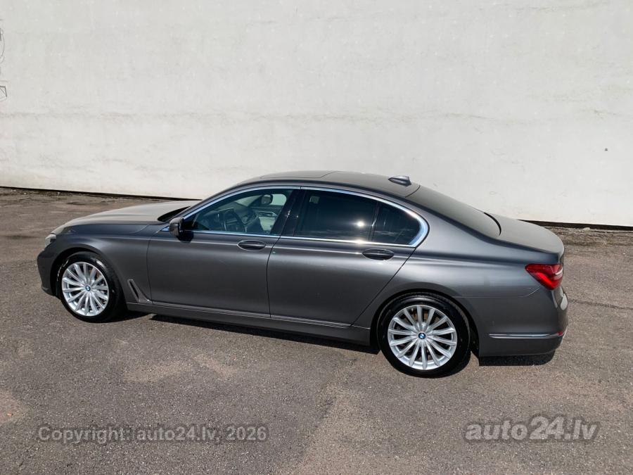 Grey BMW 7 Series 2017 in Tallinn, with an engine capacity of 3.00 L and mileage of 173 thousand km for 28900 €, photo 3 on AUTOMOTO.COM.LV