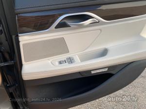 Grey BMW 7 Series 2017 in Tallinn, with an engine capacity of 3.00 L and mileage of 173 thousand km for 28900 €, photo 9 on AUTOMOTO.COM.LV