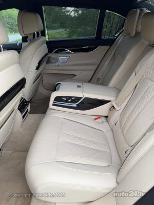 Grey BMW 7 Series 2018 in Tallinn, with an engine capacity of 3.00 L and mileage of 158 thousand km for 33900 €, photo 12 on AUTOMOTO.COM.LV