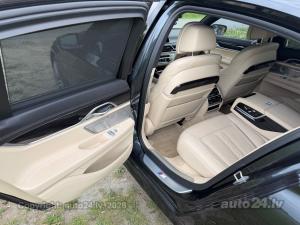 Grey BMW 7 Series 2018 in Tallinn, with an engine capacity of 3.00 L and mileage of 158 thousand km for 33900 €, photo 13 on AUTOMOTO.COM.LV