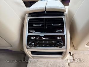 Grey BMW 7 Series 2018 in Tallinn, with an engine capacity of 3.00 L and mileage of 158 thousand km for 33900 €, photo 15 on AUTOMOTO.COM.LV