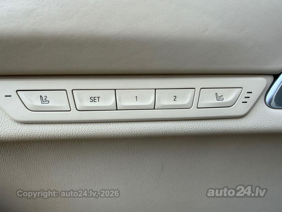 Grey BMW 7 Series 2018 in Tallinn, with an engine capacity of 3.00 L and mileage of 158 thousand km for 33900 €, photo 24 on AUTOMOTO.COM.LV