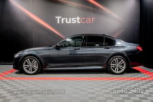 Grey BMW 7 Series 2018 in Parnu, with an engine capacity of 3.00 L and mileage of 180 thousand km for 25900 €, photo 5 on AUTOMOTO.COM.LV