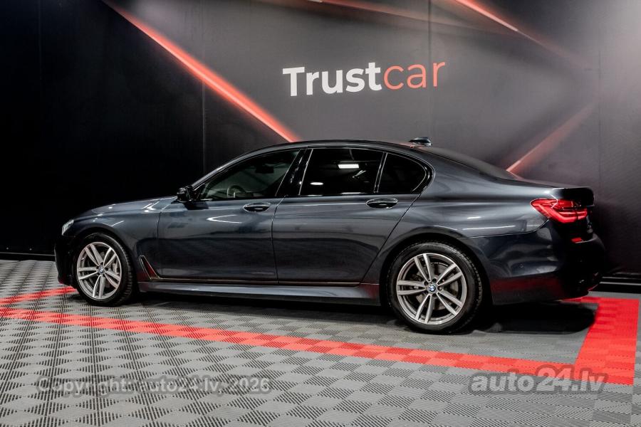 Grey BMW 7 Series 2018 in Parnu, with an engine capacity of 3.00 L and mileage of 180 thousand km for 25900 €, photo 6 on AUTOMOTO.COM.LV