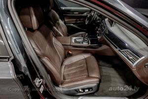 Grey BMW 7 Series 2018 in Parnu, with an engine capacity of 3.00 L and mileage of 180 thousand km for 25900 €, photo 11 on AUTOMOTO.COM.LV