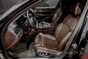 Grey BMW 7 Series 2018 in Parnu, with an engine capacity of 3.00 L and mileage of 180 thousand km for 25900 €, photo 13 on AUTOMOTO.COM.LV