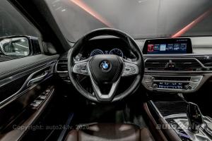 Grey BMW 7 Series 2018 in Parnu, with an engine capacity of 3.00 L and mileage of 180 thousand km for 25900 €, photo 15 on AUTOMOTO.COM.LV