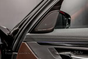 Grey BMW 7 Series 2018 in Parnu, with an engine capacity of 3.00 L and mileage of 180 thousand km for 25900 €, photo 21 on AUTOMOTO.COM.LV