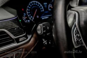 Grey BMW 7 Series 2018 in Parnu, with an engine capacity of 3.00 L and mileage of 180 thousand km for 25900 €, photo 22 on AUTOMOTO.COM.LV