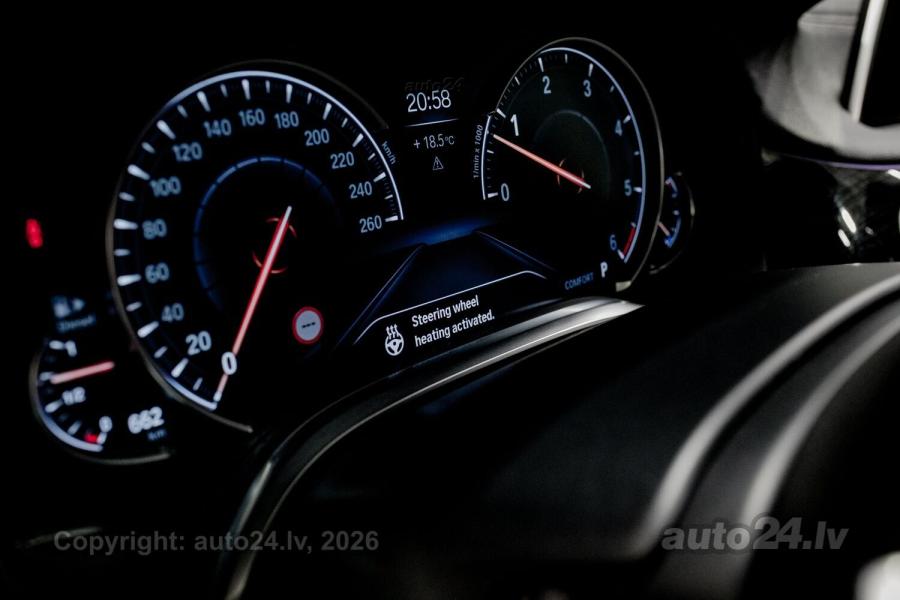 Grey BMW 7 Series 2018 in Parnu, with an engine capacity of 3.00 L and mileage of 180 thousand km for 25900 €, photo 23 on AUTOMOTO.COM.LV
