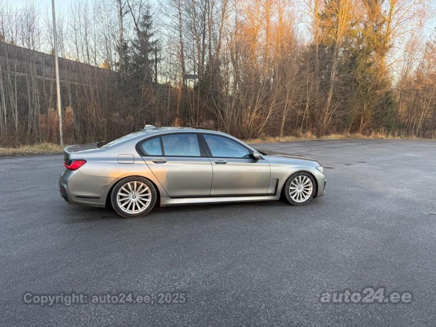 Grey BMW 7 Series 2019 in Tallinn, with an engine capacity of 3.00 L and mileage of 132 thousand km for 64000 €, photo 4 on AUTOMOTO.COM.LV