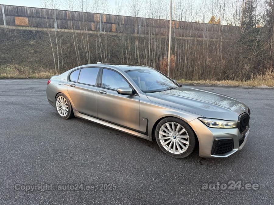 Grey BMW 7 Series 2019 in Tallinn, with an engine capacity of 3.00 L and mileage of 132 thousand km for 64000 €, photo 5 on AUTOMOTO.COM.LV