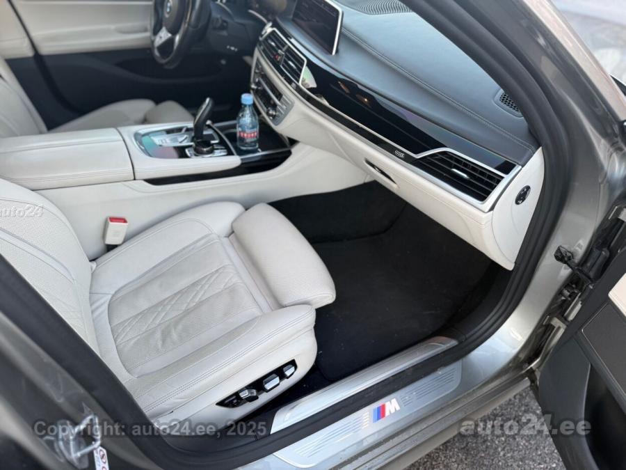 Grey BMW 7 Series 2019 in Tallinn, with an engine capacity of 3.00 L and mileage of 132 thousand km for 64000 €, photo 10 on AUTOMOTO.COM.LV