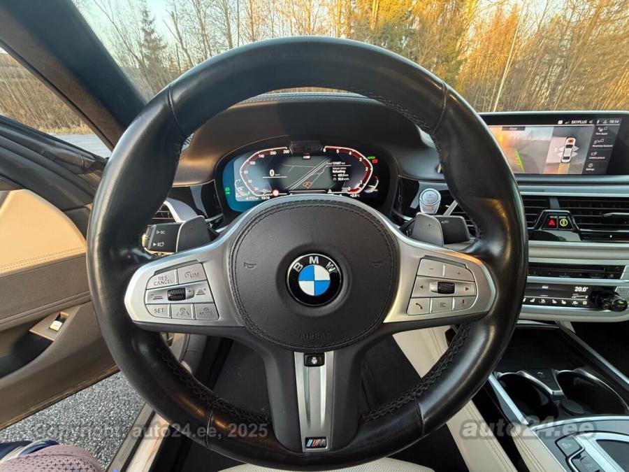 Grey BMW 7 Series 2019 in Tallinn, with an engine capacity of 3.00 L and mileage of 132 thousand km for 64000 €, photo 13 on AUTOMOTO.COM.LV