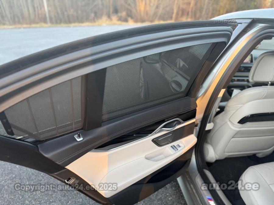 Grey BMW 7 Series 2019 in Tallinn, with an engine capacity of 3.00 L and mileage of 132 thousand km for 64000 €, photo 19 on AUTOMOTO.COM.LV