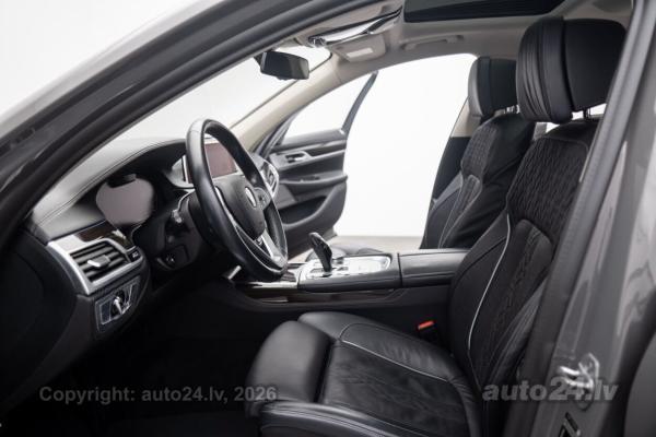 Pelēks BMW 7 Series 2019 Tallina, ar dzinēja tilpumu 3.00 L un nobraukumu 133 tūkst. km par 41999 €, foto 8 vietnē AUTOMOTO.COM.LV